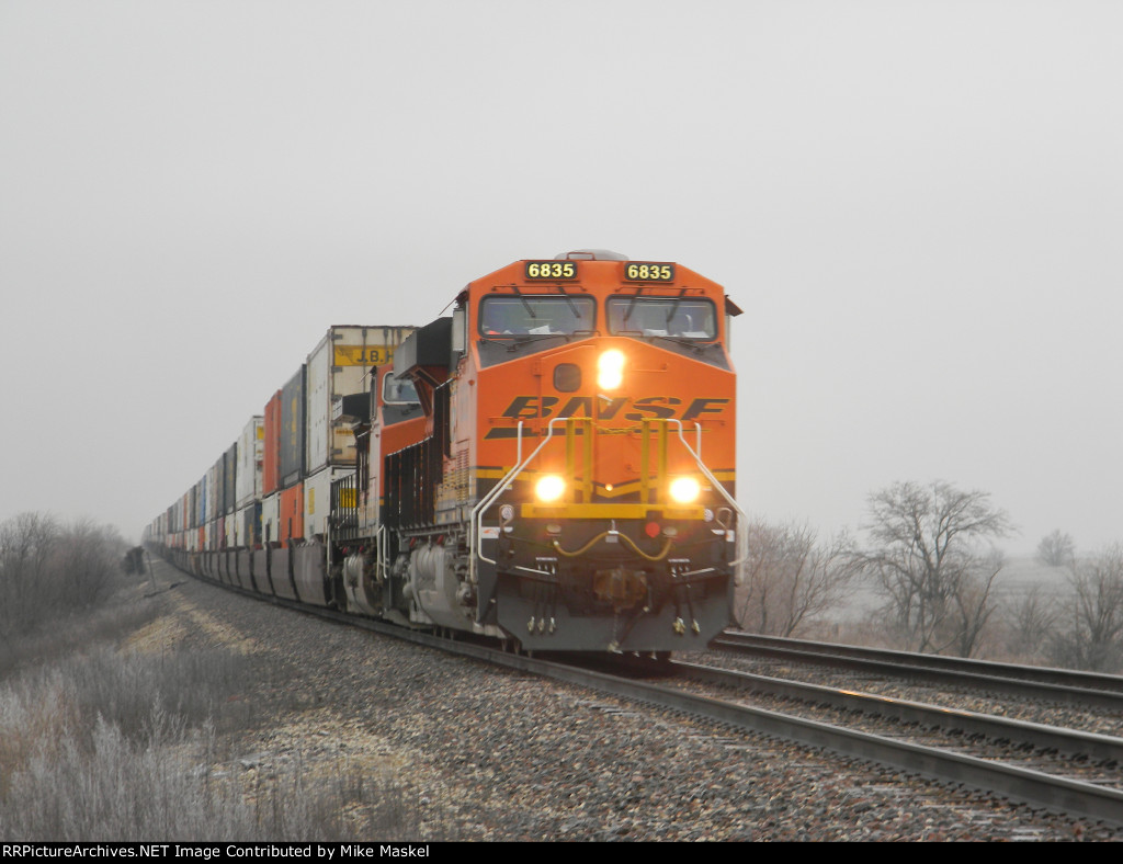BNSF 6835